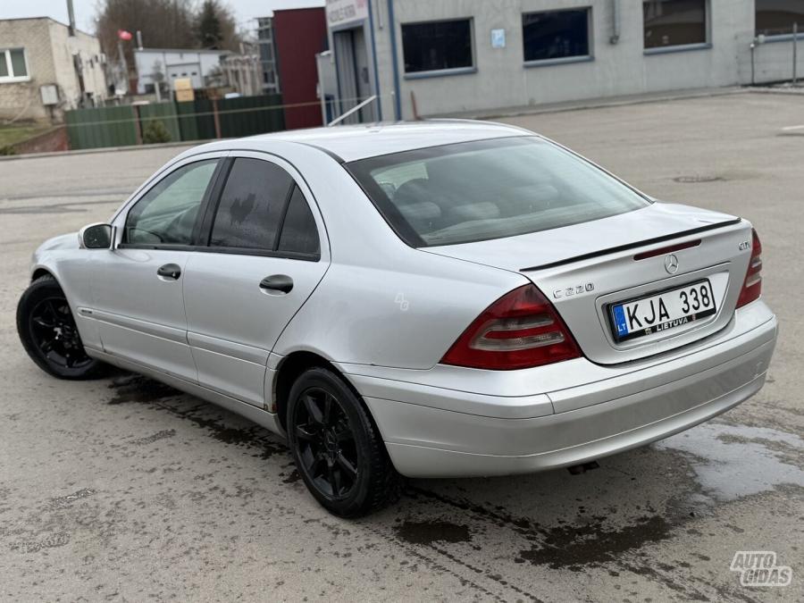 Grey Mercedes-Benz c-220 2003 in Kaunas, with an engine capacity of 2.10 L and mileage of 29 thousand km for 1650 €, photo 6 on AUTOMOTO.COM.LV