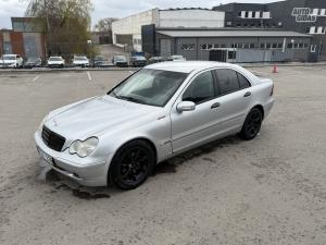 Grey Mercedes-Benz c-220 2003 in Kaunas, with an engine capacity of 2.10 L and mileage of 29 thousand km for 1650 €, photo 9 on AUTOMOTO.COM.LV