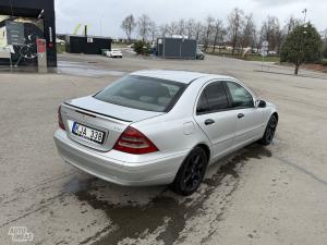 Grey Mercedes-Benz c-220 2003 in Kaunas, with an engine capacity of 2.10 L and mileage of 29 thousand km for 1650 €, photo 11 on AUTOMOTO.COM.LV