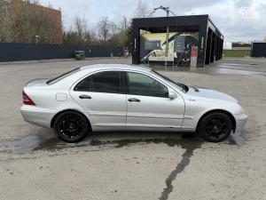 Grey Mercedes-Benz c-220 2003 in Kaunas, with an engine capacity of 2.10 L and mileage of 29 thousand km for 1650 €, photo 12 on AUTOMOTO.COM.LV