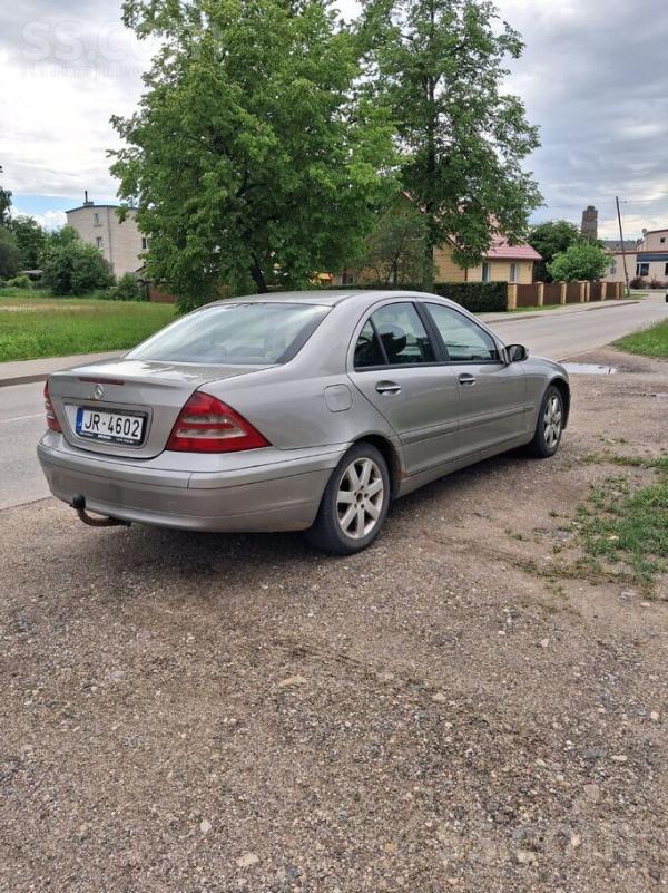 Серый Мерседес Ц 220 2003 в Резекне, объемом двигателя 2.20 л и пробегом 300 тыс. км за 1450 €, фото 1 на AUTOMOTO.COM.LV