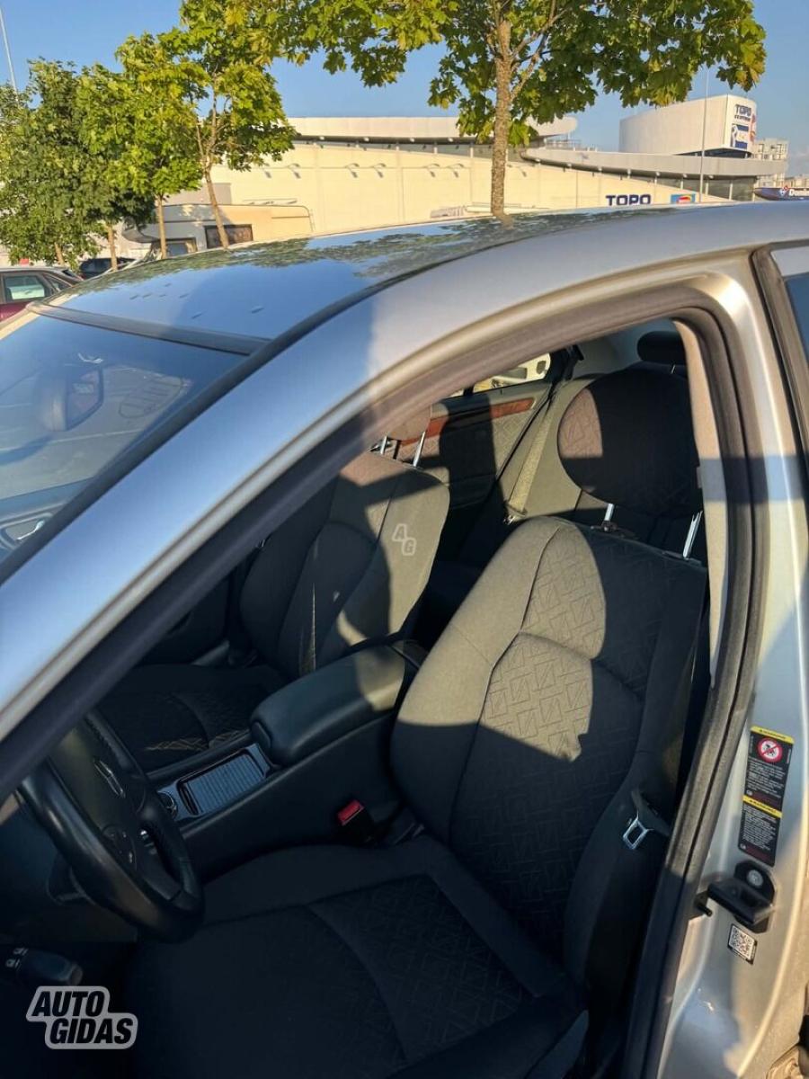 Pelēks Mercedes-Benz c-220 2003 Viļņa, ar dzinēja tilpumu 2.10 L un nobraukumu 220 tūkst. km par 1500 €, foto 19 vietnē AUTOMOTO.COM.LV