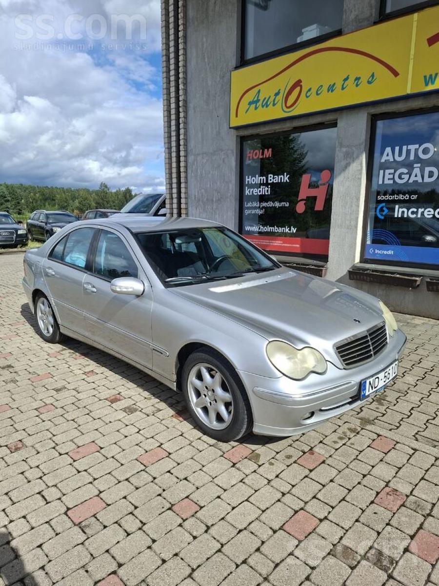 Pelēks Mercedes-Benz c-220 2003 Tukums, ar dzinēja tilpumu 2.20 L un nobraukumu 310 tūkst. km par 1650 €, foto 1 vietnē AUTOMOTO.COM.LV