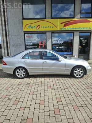 Pelēks Mercedes-Benz c-220 2003 Tukums, ar dzinēja tilpumu 2.20 L un nobraukumu 310 tūkst. km par 1650 €, foto 3 vietnē AUTOMOTO.COM.LV