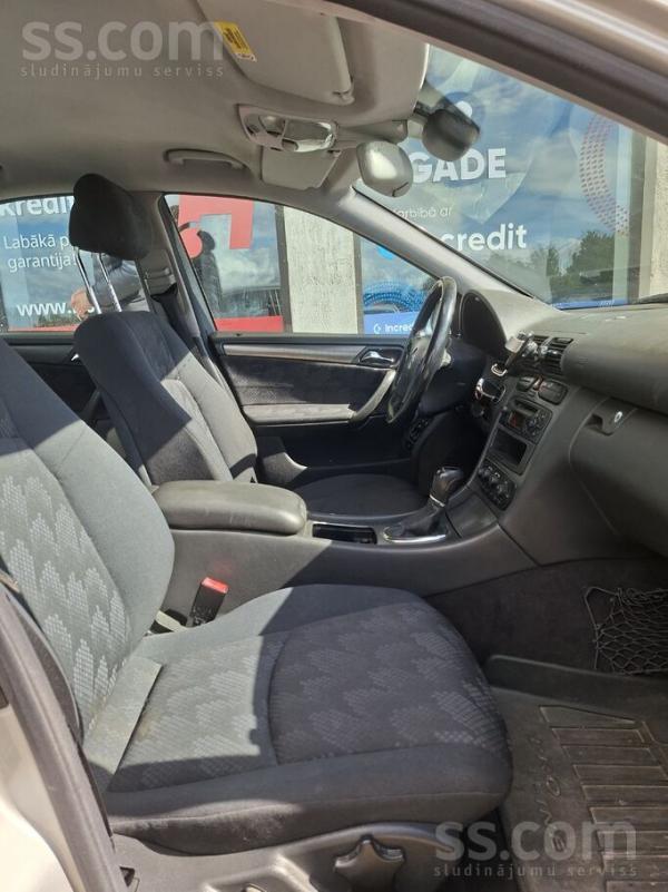 Mercedes-Benz c-220 2003 Tukums vietnē Pelēks Mercedes-Benz c-220 2003 Tukums, ar dzinēja tilpumu 2.20 L un nobraukumu 310 tūkst. km par 1650 €, foto 5 vietnē AUTOMOTO.COM.LV