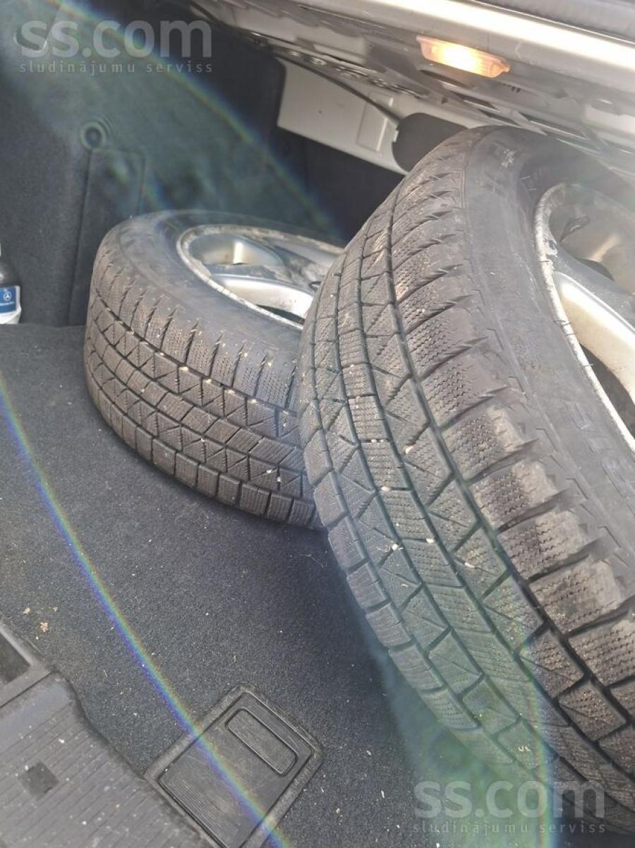 Pelēks Mercedes-Benz c-220 2003 Tukums, ar dzinēja tilpumu 2.20 L un nobraukumu 310 tūkst. km par 1650 €, foto 7 vietnē AUTOMOTO.COM.LV