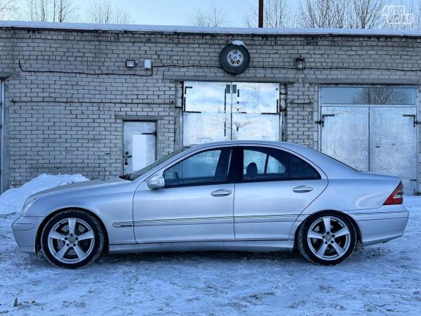 Grey Mercedes-Benz c-220 2004 in Silute, with an engine capacity of 2.10 L and mileage of 360 thousand km for 1450 €, photo 7 on AUTOMOTO.COM.LV