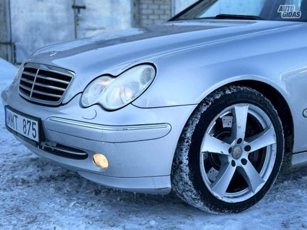 Grey Mercedes-Benz c-220 2004 in Silute, with an engine capacity of 2.10 L and mileage of 360 thousand km for 1450 €, photo 8 on AUTOMOTO.COM.LV