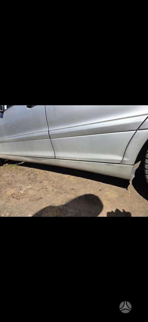 Grey Mercedes-Benz c-220 2004 in Vilnius, with an engine capacity of 2.15 L and mileage of 300 thousand km for 1800 €, photo 5 on AUTOMOTO.COM.LV