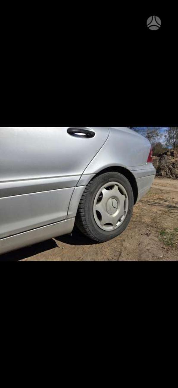 Grey Mercedes-Benz c-220 2004 in Vilnius, with an engine capacity of 2.15 L and mileage of 300 thousand km for 1800 €, photo 6 on AUTOMOTO.COM.LV