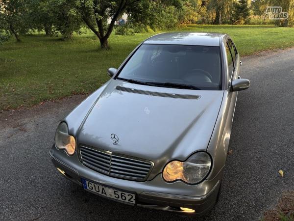 Pelēks Mercedes-Benz c-220 2004 Joniškis, ar dzinēja tilpumu 2.20 L un nobraukumu 357 tūkst. km par 1350 €, foto 3 vietnē AUTOMOTO.COM.LV