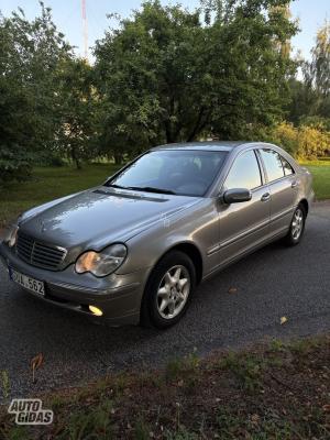Pelēks Mercedes-Benz c-220 2004 Joniškis, ar dzinēja tilpumu 2.20 L un nobraukumu 357 tūkst. km par 1350 €, foto 6 vietnē AUTOMOTO.COM.LV