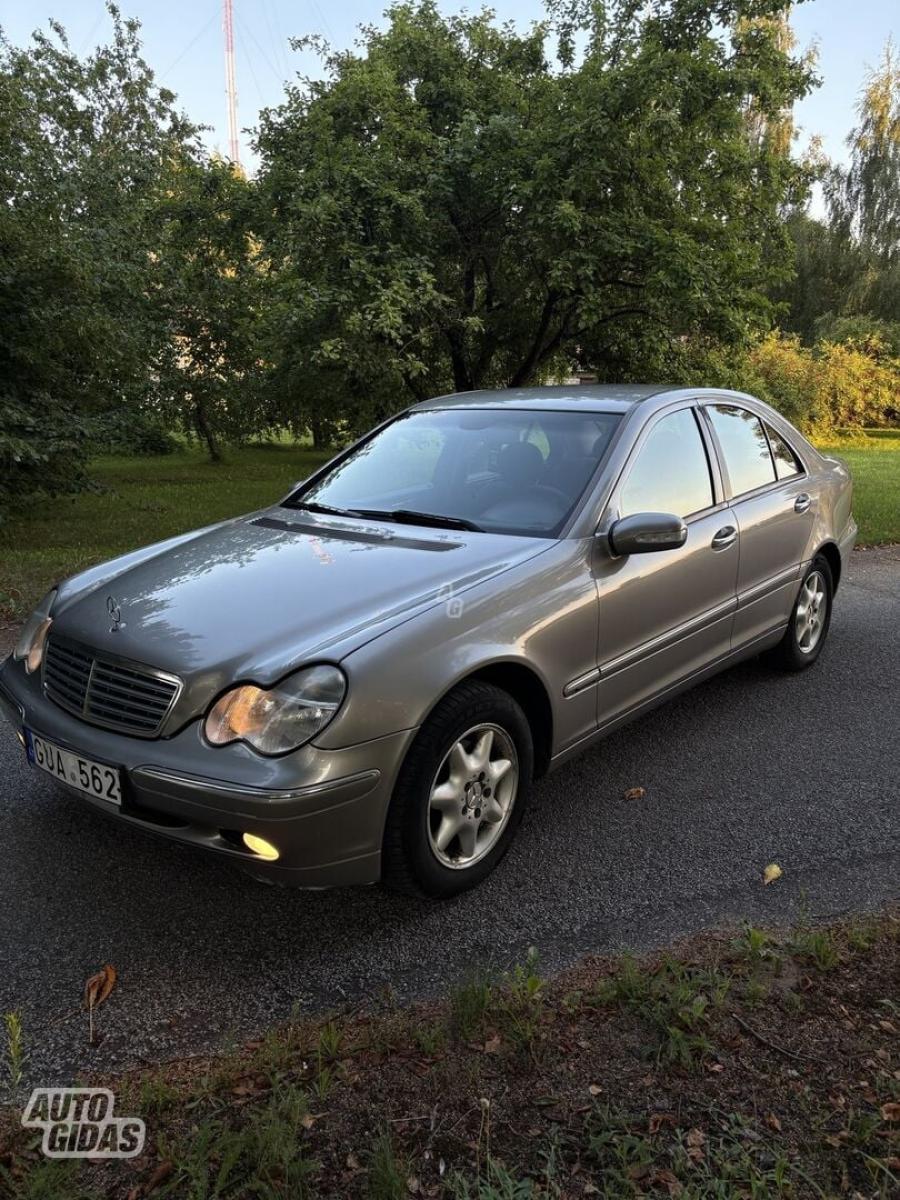 Pelēks Mercedes-Benz c-220 2004 Joniškis, ar dzinēja tilpumu 2.20 L un nobraukumu 357 tūkst. km par 1350 €, foto 6 vietnē AUTOMOTO.COM.LV