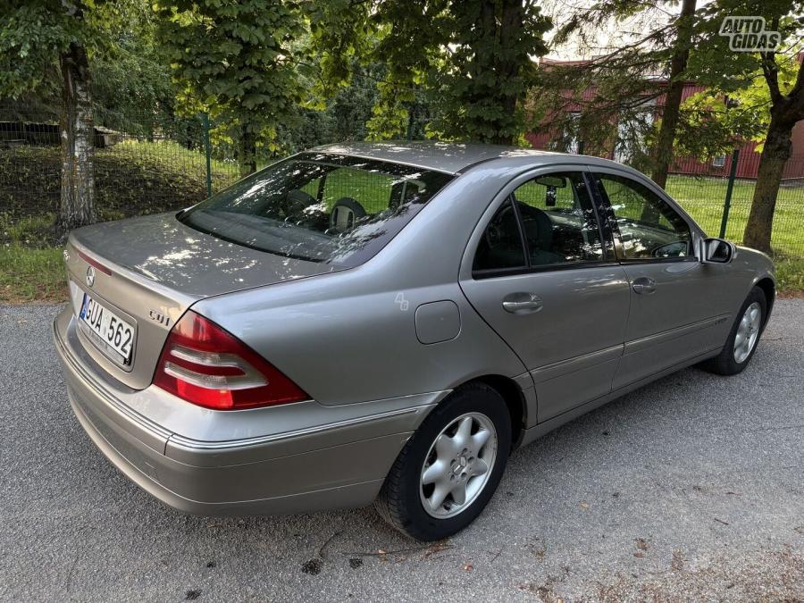 Pelēks Mercedes-Benz c-220 2004 Joniškis, ar dzinēja tilpumu 2.20 L un nobraukumu 357 tūkst. km par 1350 €, foto 11 vietnē AUTOMOTO.COM.LV