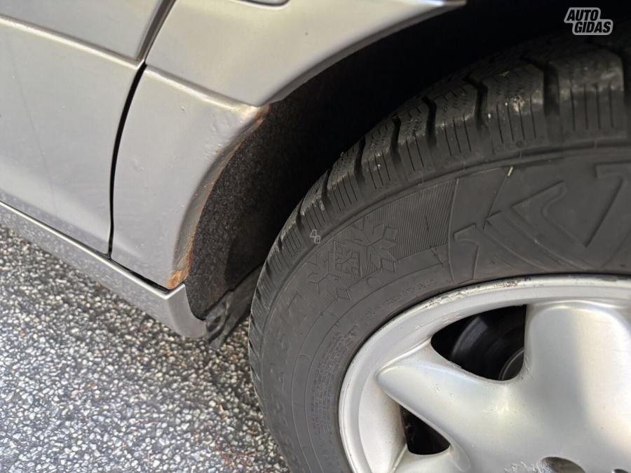 Pelēks Mercedes-Benz c-220 2004 Joniškis, ar dzinēja tilpumu 2.20 L un nobraukumu 357 tūkst. km par 1350 €, foto 15 vietnē AUTOMOTO.COM.LV