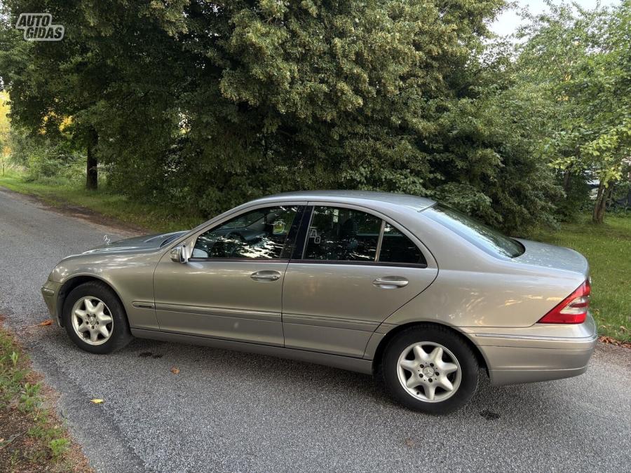 Pelēks Mercedes-Benz c-220 2004 Joniškis, ar dzinēja tilpumu 2.20 L un nobraukumu 357 tūkst. km par 1350 €, foto 16 vietnē AUTOMOTO.COM.LV