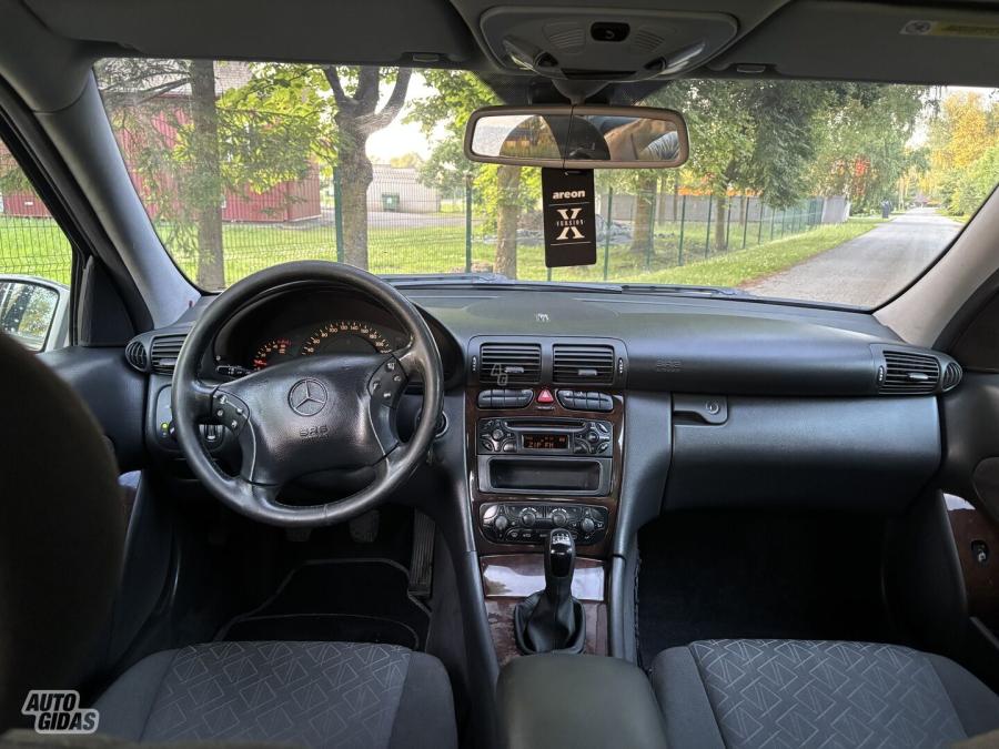 Pelēks Mercedes-Benz c-220 2004 Joniškis, ar dzinēja tilpumu 2.20 L un nobraukumu 357 tūkst. km par 1350 €, foto 18 vietnē AUTOMOTO.COM.LV