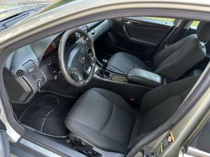 Pelēks Mercedes-Benz c-220 2004 Joniškis, ar dzinēja tilpumu 2.20 L un nobraukumu 357 tūkst. km par 1350 €, foto 20 vietnē AUTOMOTO.COM.LV