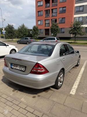 Серый Мерседес Ц 220 2004 в Вильнюс, объемом двигателя 2.20 л и пробегом 261 тыс. км за 1650 €, фото 5 на AUTOMOTO.COM.LV