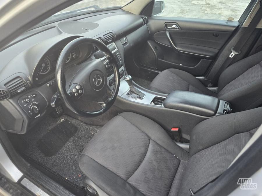 Pelēks Mercedes-Benz c-220 2005 Viļņa, ar dzinēja tilpumu 2.20 L un nobraukumu 421 tūkst. km par 990 €, foto 6 vietnē AUTOMOTO.COM.LV
