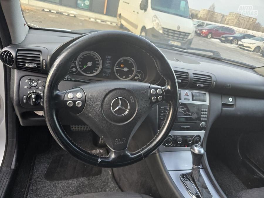 Pelēks Mercedes-Benz c-220 2005 Viļņa, ar dzinēja tilpumu 2.20 L un nobraukumu 421 tūkst. km par 990 €, foto 7 vietnē AUTOMOTO.COM.LV
