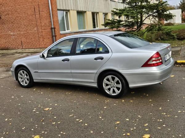 Grey Mercedes-Benz c-220 2005 in Jekabpils, with an engine capacity of 2.20 L and mileage of 286 thousand km for 2950 €, photo 10 on AUTOMOTO.COM.LV