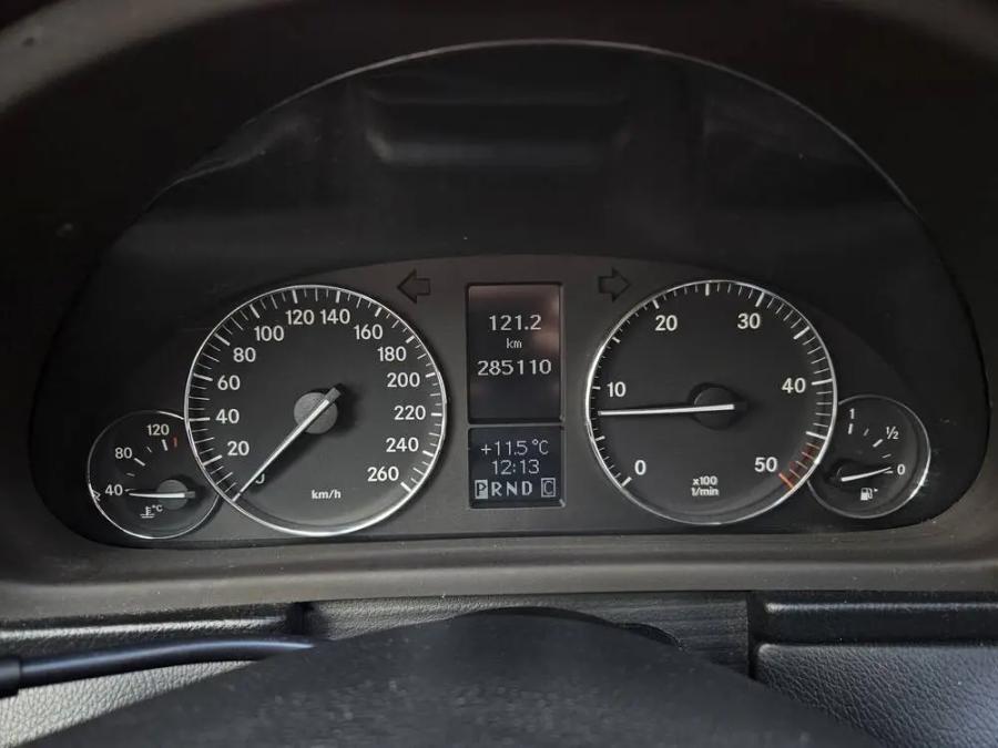 Серый Мерседес Ц 220 2005 в Екабпилс, объемом двигателя 2.20 л и пробегом 286 тыс. км за 2950 €, фото 26 на AUTOMOTO.COM.LV