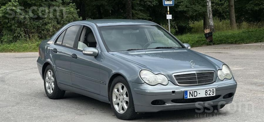 Grey Mercedes-Benz c-220 2005 in Jelgava, with an engine capacity of 2.20 L and mileage of 444 thousand km for 1950 €, photo 1 on AUTOMOTO.COM.LV