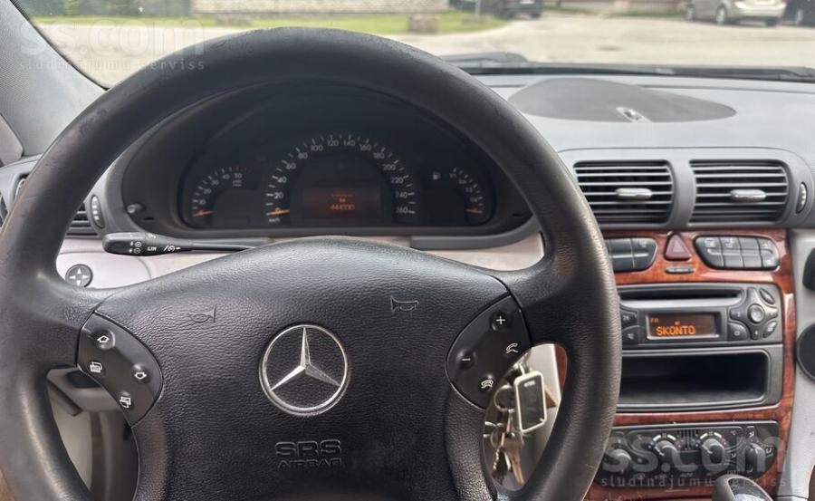 Grey Mercedes-Benz c-220 2005 in Jelgava, with an engine capacity of 2.20 L and mileage of 444 thousand km for 1950 €, photo 6 on AUTOMOTO.COM.LV