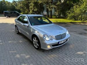 Серый Мерседес Ц 220 2005 в Огре, объемом двигателя 2.20 л и пробегом 185 тыс. км за 3550 €, фото  на AUTOMOTO.COM.LV
