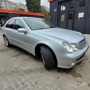 Серый Мерседес Ц 220 2005 в Рига, объемом двигателя 2.20 л и пробегом 186 тыс. км за 4300 €, фото  на AUTOMOTO.COM.LV