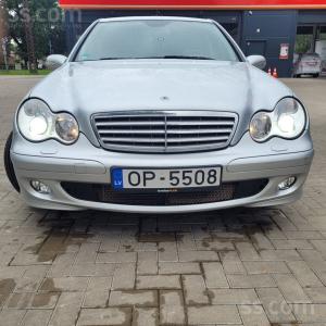 Pelēks Mercedes-Benz c-220 2005 Rīga, ar dzinēja tilpumu 2.20 L un nobraukumu 186 tūkst. km par 4300 €, foto 3 vietnē AUTOMOTO.COM.LV