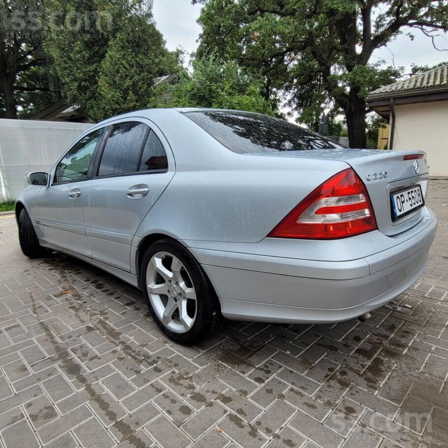 Pelēks Mercedes-Benz c-220 2005 Rīga, ar dzinēja tilpumu 2.20 L un nobraukumu 186 tūkst. km par 4300 €, foto 4 vietnē AUTOMOTO.COM.LV