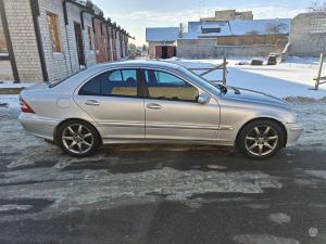 Pelēks Mercedes-Benz c-220 2006 Ukmergė, ar dzinēja tilpumu 2.20 L un nobraukumu 273 tūkst. km par 1250 €, foto 4 vietnē AUTOMOTO.COM.LV