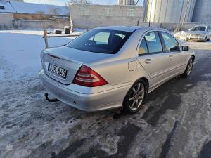 Pelēks Mercedes-Benz c-220 2006 Ukmergė, ar dzinēja tilpumu 2.20 L un nobraukumu 273 tūkst. km par 1250 €, foto 5 vietnē AUTOMOTO.COM.LV