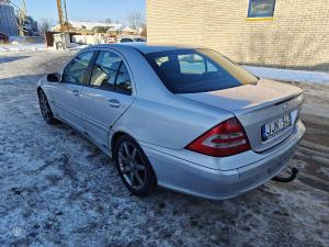 Pelēks Mercedes-Benz c-220 2006 Ukmergė, ar dzinēja tilpumu 2.20 L un nobraukumu 273 tūkst. km par 1250 €, foto 7 vietnē AUTOMOTO.COM.LV