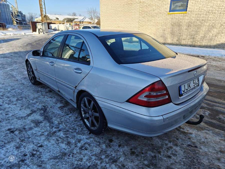 Pelēks Mercedes-Benz c-220 2006 Ukmergė, ar dzinēja tilpumu 2.20 L un nobraukumu 273 tūkst. km par 1250 €, foto 7 vietnē AUTOMOTO.COM.LV
