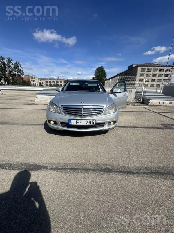 Pelēks Mercedes-Benz c-220 2006 Rīga, ar dzinēja tilpumu 2.20 L un nobraukumu 365 tūkst. km par 4000 €, foto 1 vietnē AUTOMOTO.COM.LV