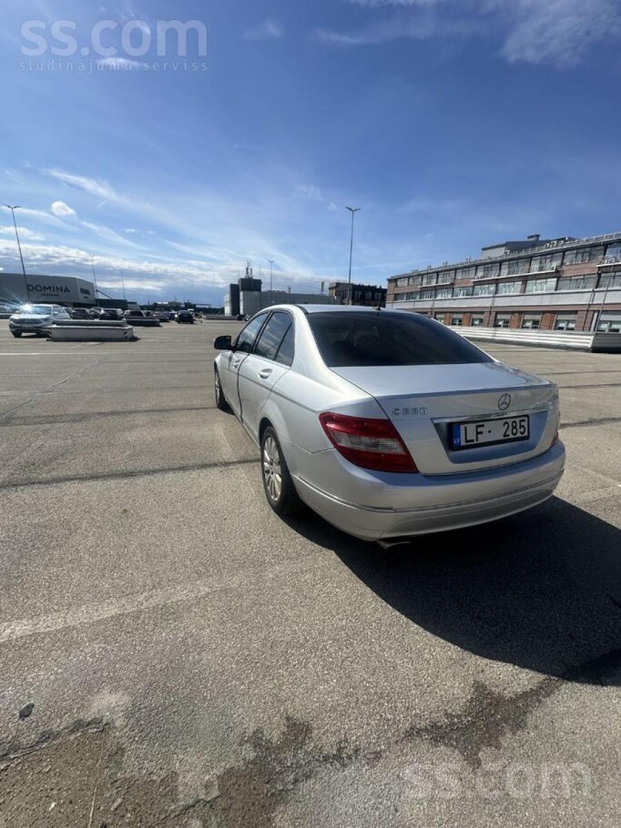 Grey Mercedes-Benz c-220 2006 in Riga, with an engine capacity of 2.20 L and mileage of 365 thousand km for 4000 €, photo 6 on AUTOMOTO.COM.LV