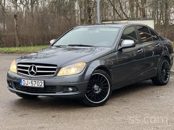 Grey Mercedes-Benz c-220 2007 in Jekabpils, with an engine capacity of 2.20 L and mileage of 295 thousand km for 5999 €, photo 1 on AUTOMOTO.COM.LV