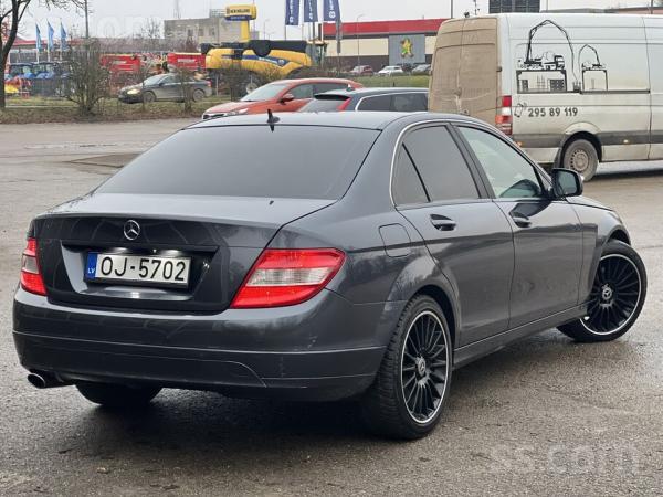 Grey Mercedes-Benz c-220 2007 in Jekabpils, with an engine capacity of 2.20 L and mileage of 295 thousand km for 5999 €, photo 2 on AUTOMOTO.COM.LV