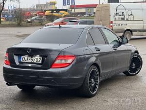 Grey Mercedes-Benz c-220 2007 in Jekabpils, with an engine capacity of 2.20 L and mileage of 295 thousand km for 5999 €, photo 2 on AUTOMOTO.COM.LV