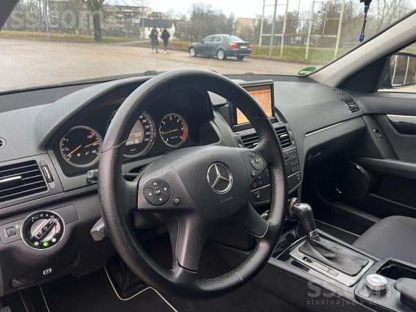 Grey Mercedes-Benz c-220 2007 in Jekabpils, with an engine capacity of 2.20 L and mileage of 295 thousand km for 5999 €, photo 7 on AUTOMOTO.COM.LV