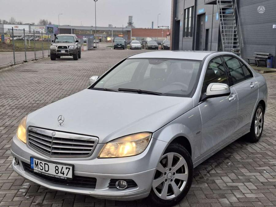 Grey Mercedes-Benz c-220 2007 in Silute, with an engine capacity of 2.20 L and mileage of 309 thousand km for 2650 €, photo 2 on AUTOMOTO.COM.LV