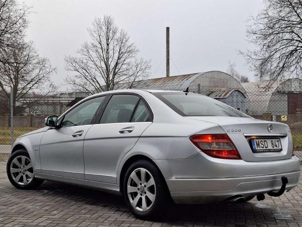 Grey Mercedes-Benz c-220 2007 in Silute, with an engine capacity of 2.20 L and mileage of 309 thousand km for 2650 €, photo 8 on AUTOMOTO.COM.LV
