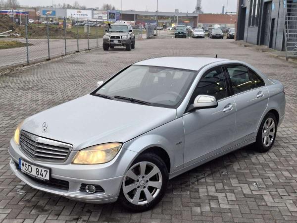 Grey Mercedes-Benz c-220 2007 in Silute, with an engine capacity of 2.20 L and mileage of 309 thousand km for 2650 €, photo 9 on AUTOMOTO.COM.LV
