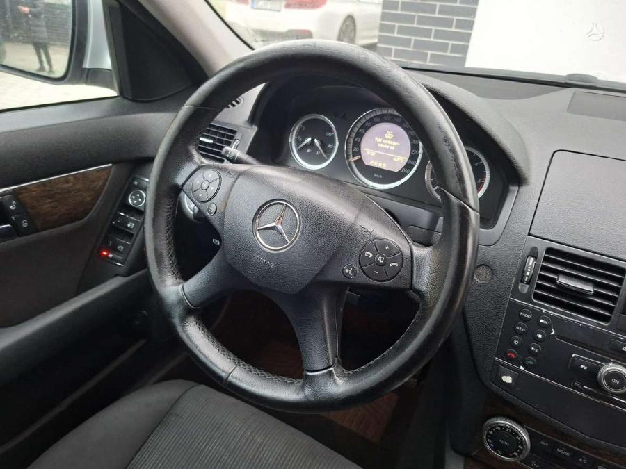 Grey Mercedes-Benz c-220 2007 in Silute, with an engine capacity of 2.20 L and mileage of 309 thousand km for 2650 €, photo 11 on AUTOMOTO.COM.LV