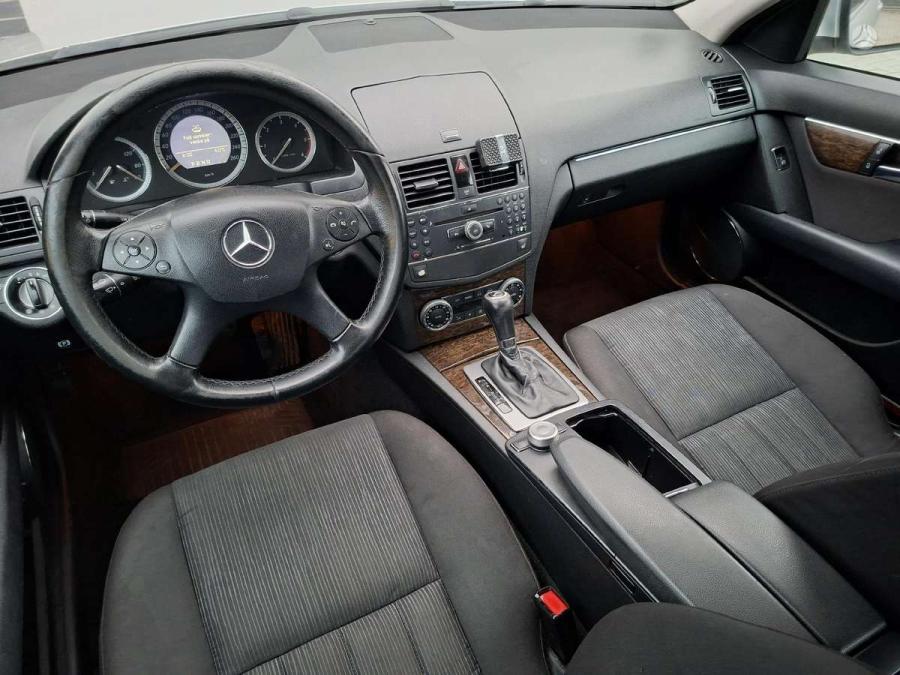 Grey Mercedes-Benz c-220 2007 in Silute, with an engine capacity of 2.20 L and mileage of 309 thousand km for 2650 €, photo 13 on AUTOMOTO.COM.LV