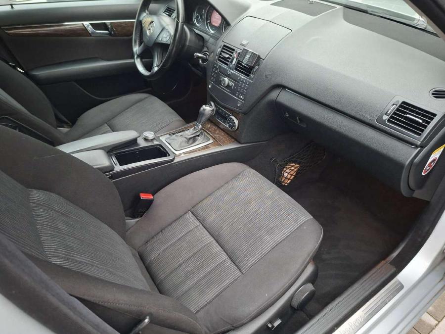 Grey Mercedes-Benz c-220 2007 in Silute, with an engine capacity of 2.20 L and mileage of 309 thousand km for 2650 €, photo 15 on AUTOMOTO.COM.LV