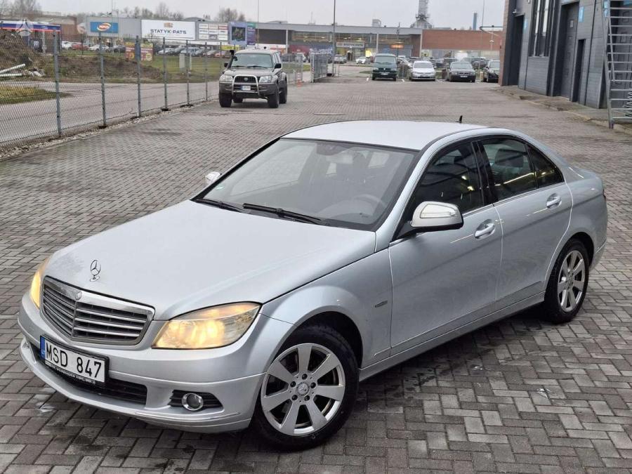 Pelēks Mercedes-Benz c-220 2007 Šilutė, ar dzinēja tilpumu 2.20 L un nobraukumu 309 tūkst. km par 2650 €, foto 9 vietnē AUTOMOTO.COM.LV